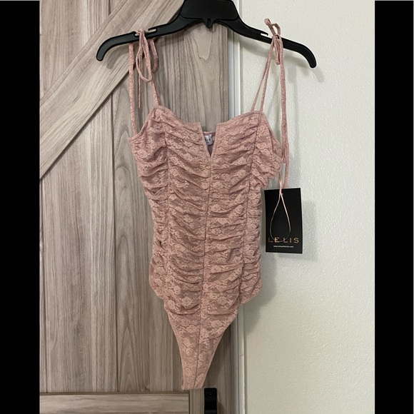 Le Lis | Tops | Nwt Le Lis Small Dusty Pink Lace Bodysuit | Poshmark